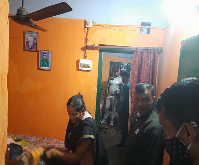 Anti Terrorism Squad Ranchi ने धनबाद के तेतुलमारी में की छापेमारी, जानिए क्या है मामला - Anti ...